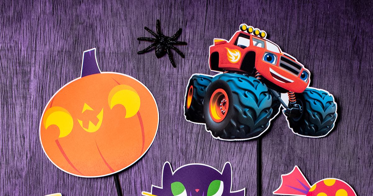 DIY Halloween Dress-Up Photo Props | Nickelodeon Parents