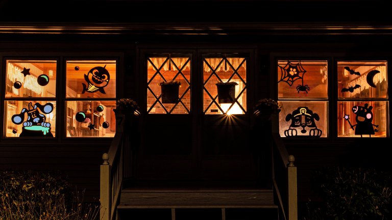 Make These Not-So-Spooky Window Shadows | Nickelodeon Parents